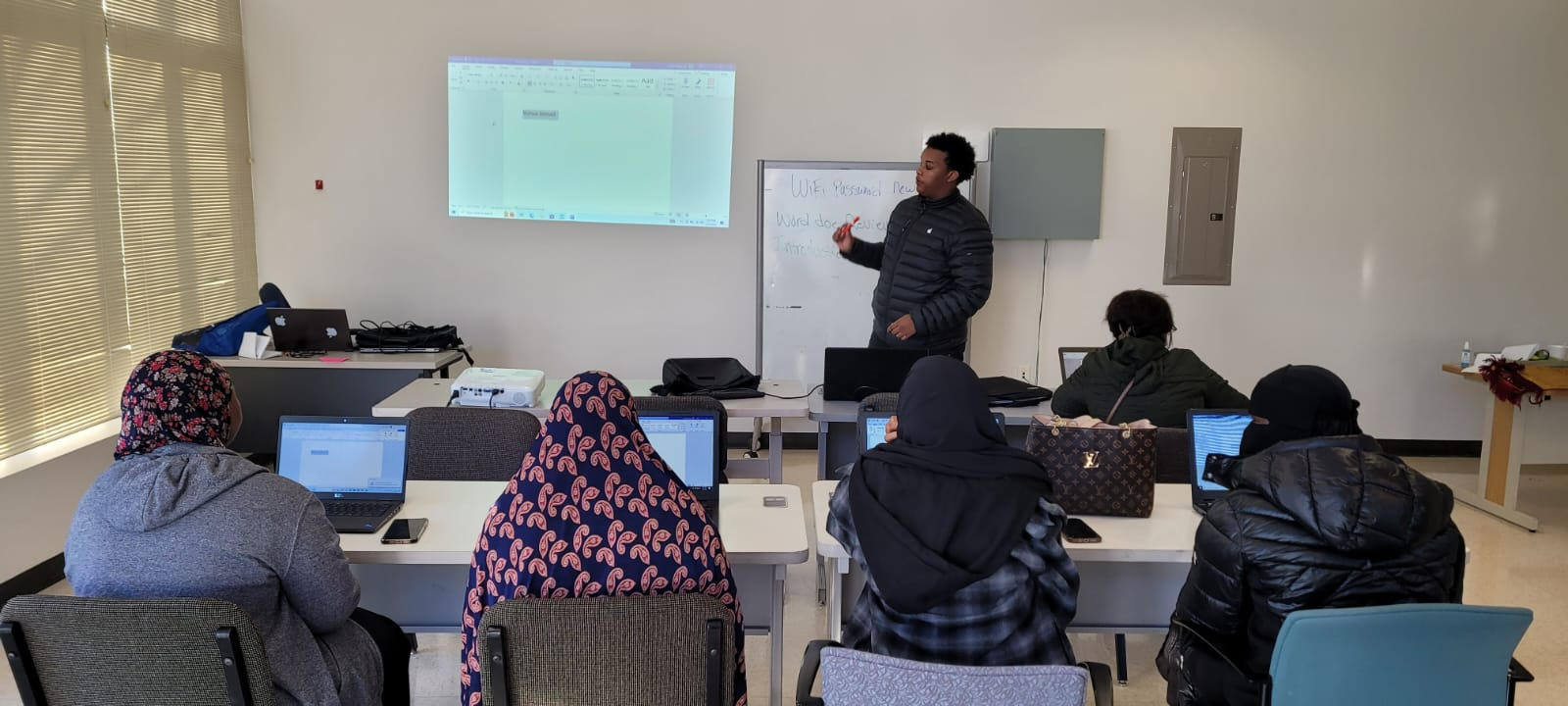 Digital Literacy – Somali Family Safety Task Force